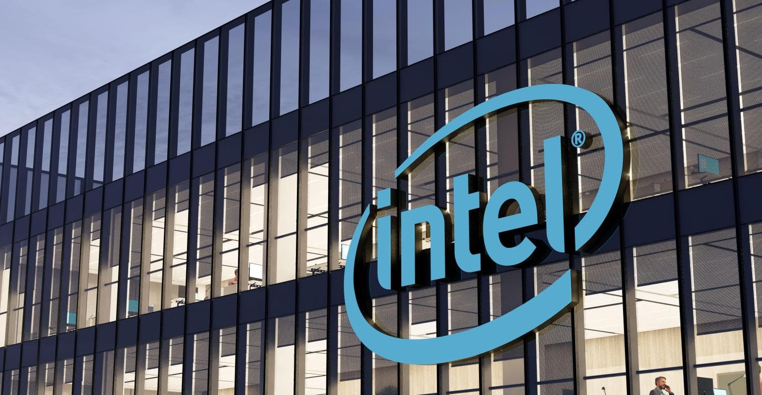 Intel Stock Surges Amid Broadcom, TSMC Deal Explorations | FuturoQ